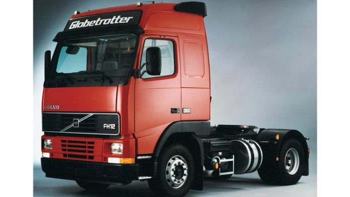 Volvo FH completa 20 anos, lança série comemorativa e faz promoção para ...