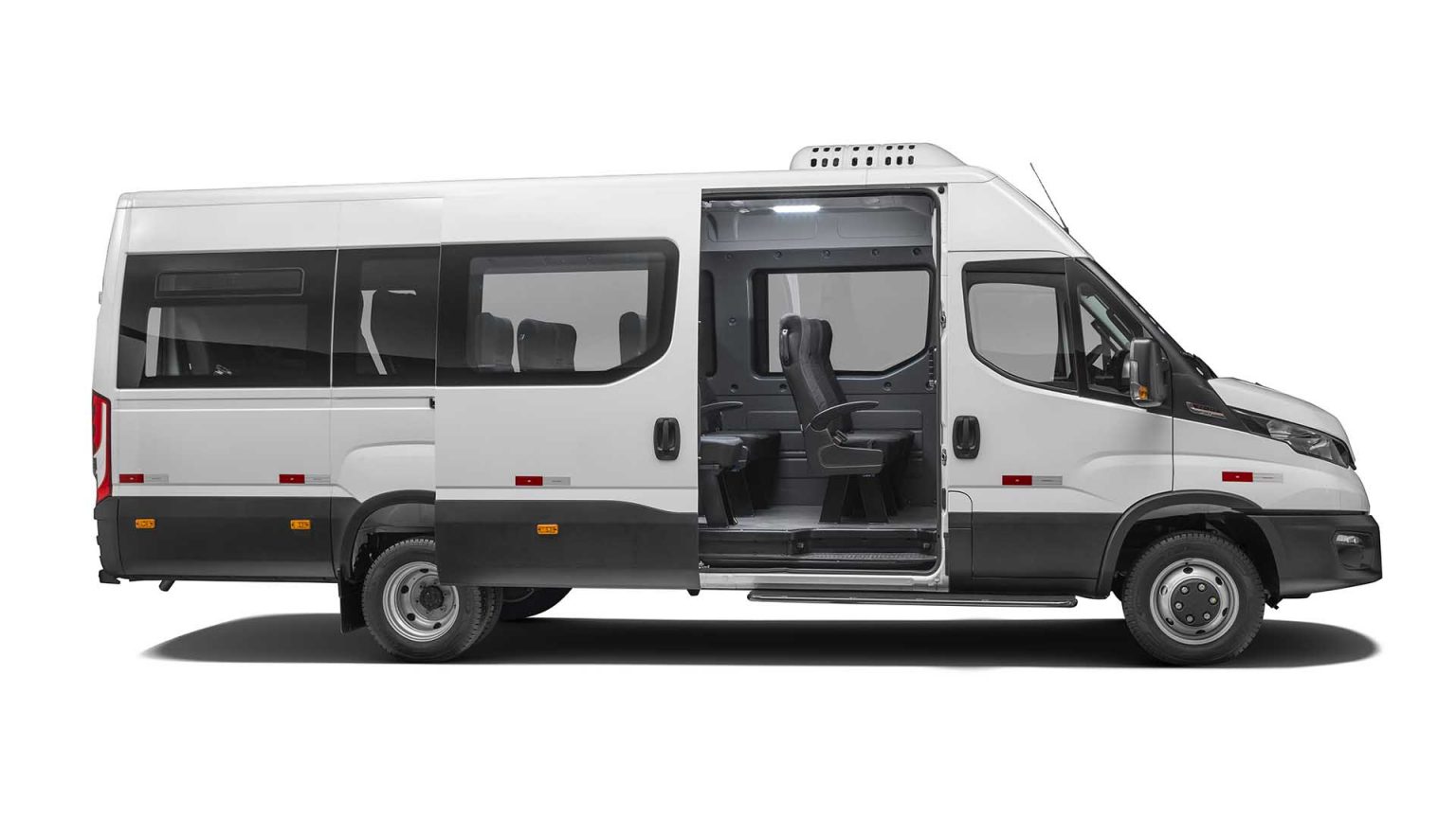 Iveco Bus apresenta novo Daily Minibus para transporte de passageiros