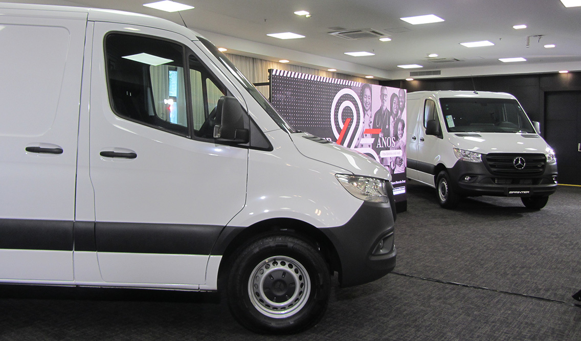 Mercedes-Benz comemora os 25 anos da Sprinter no Brasil com depoimento ...