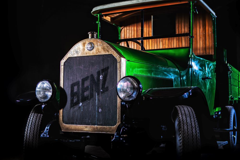 Mercedes retorna à Retro Classics com dez veículos icônicos
