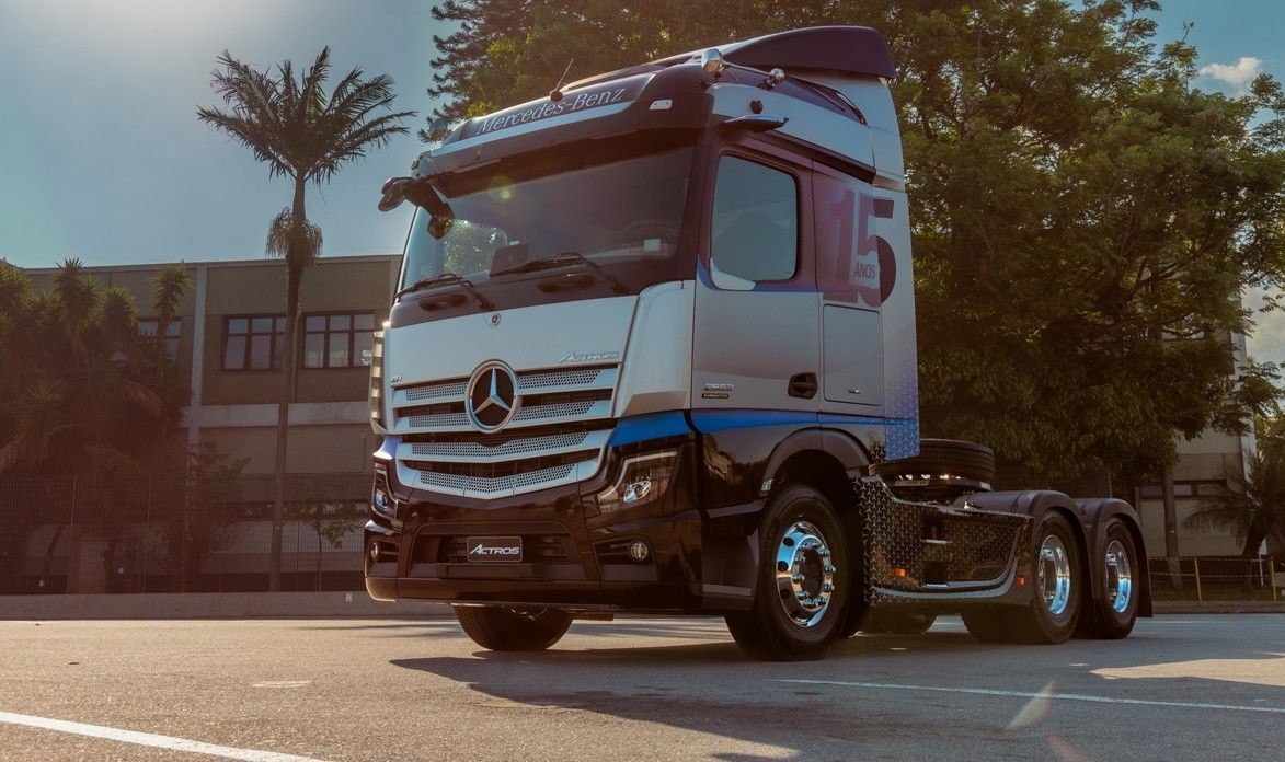 Actros ganha série especial em celebração aos 15 anos